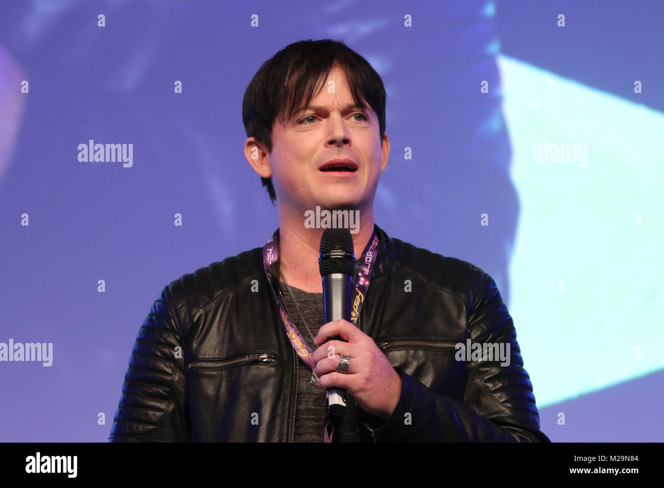 Star trek voyager hi-res stock photography and images - Alamy