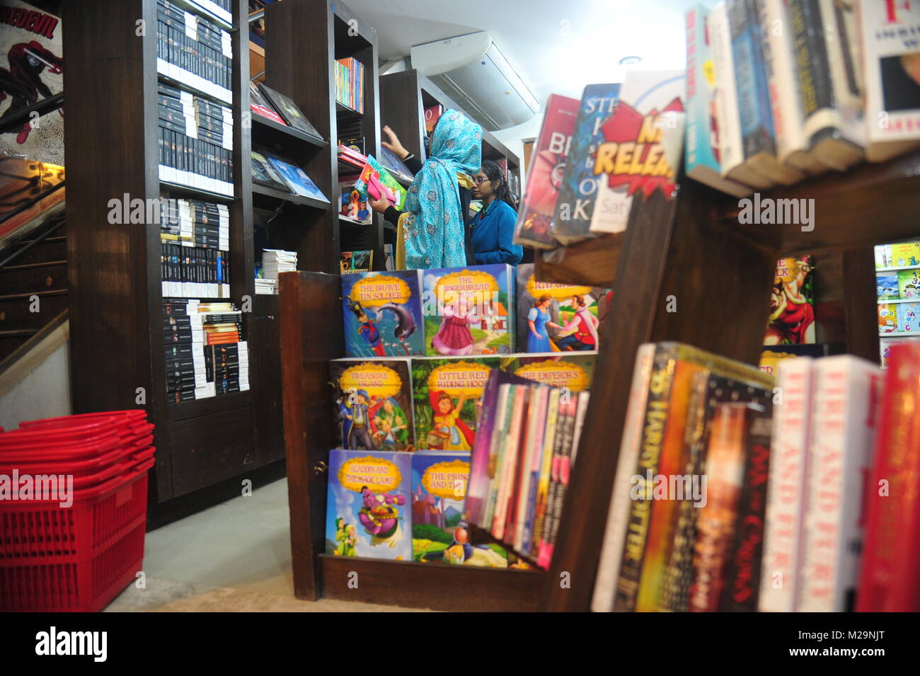 Bangladeshi citizen hi-res stock photography and images - Alamy