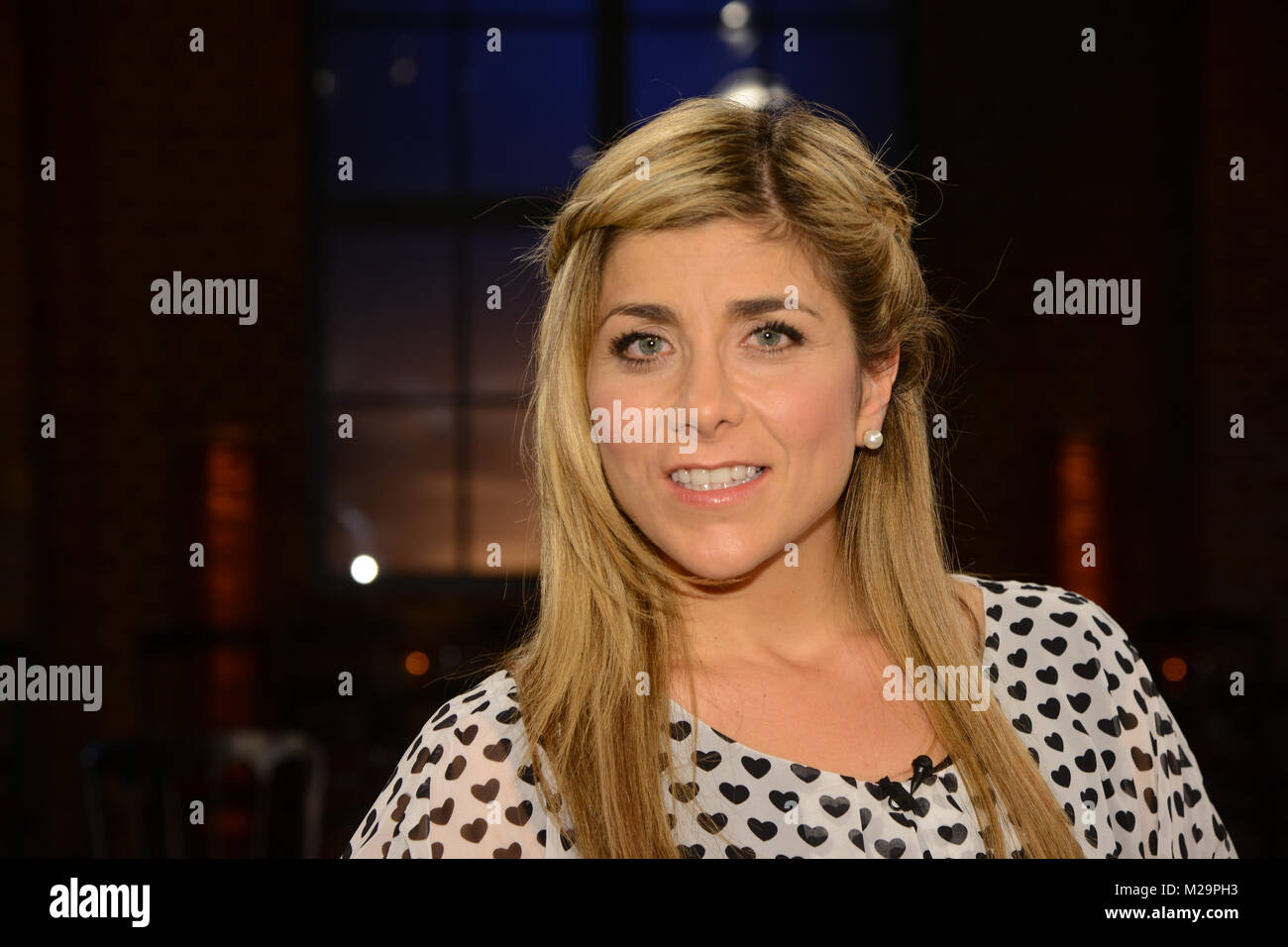 Fernsehmoderatorin hi-res stock photography and images - Alamy