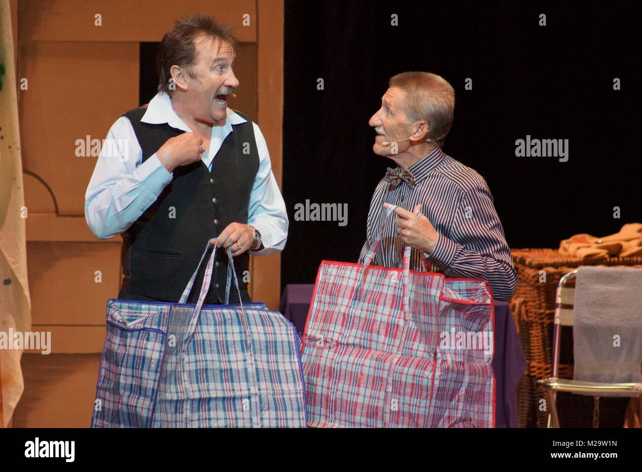 Chuckle brothers hi-res stock photography and images - Alamy