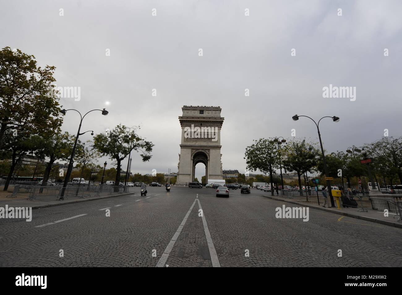 Busy french roundabout hi-res stock photography and images - Alamy