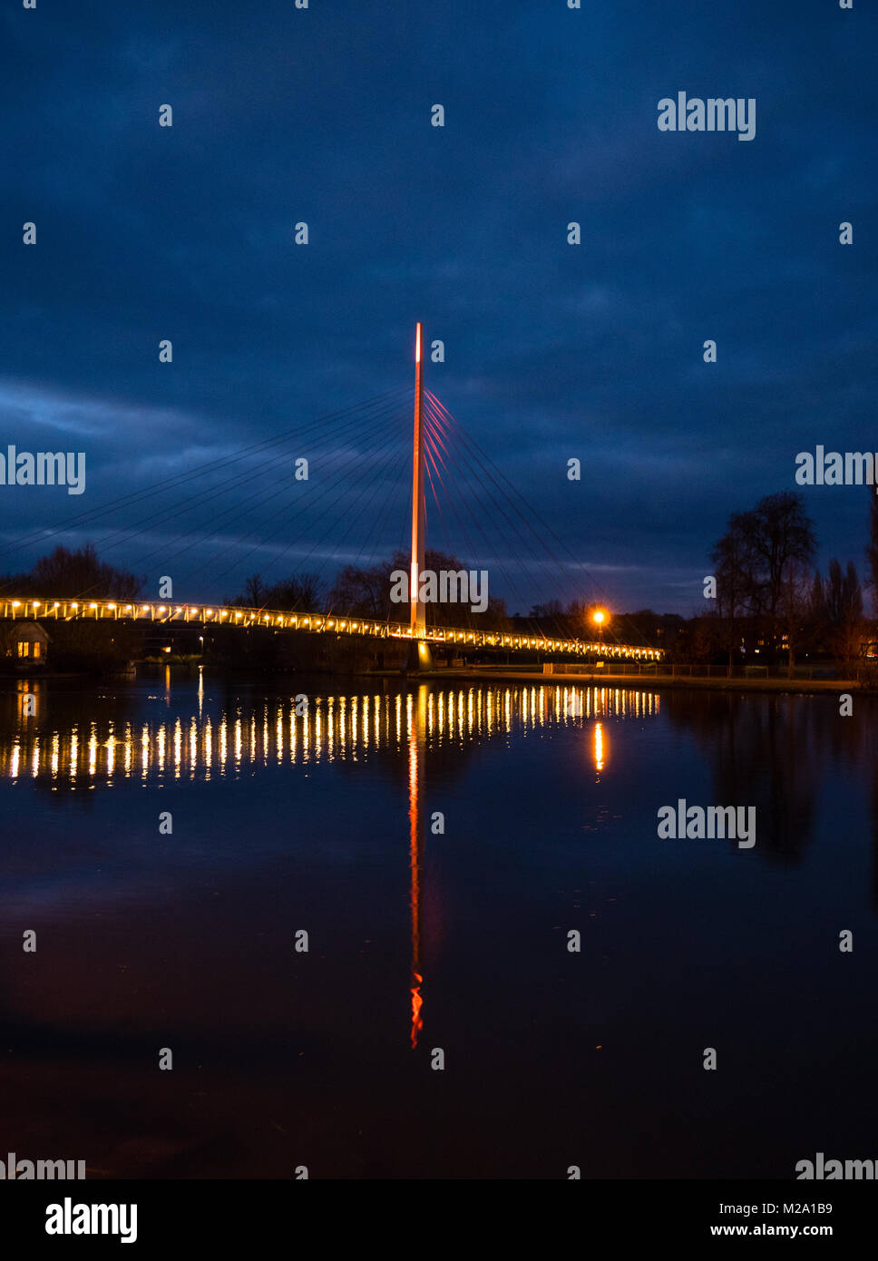 Reading pedestrian and cycle bridge hi-res stock photography and images ...