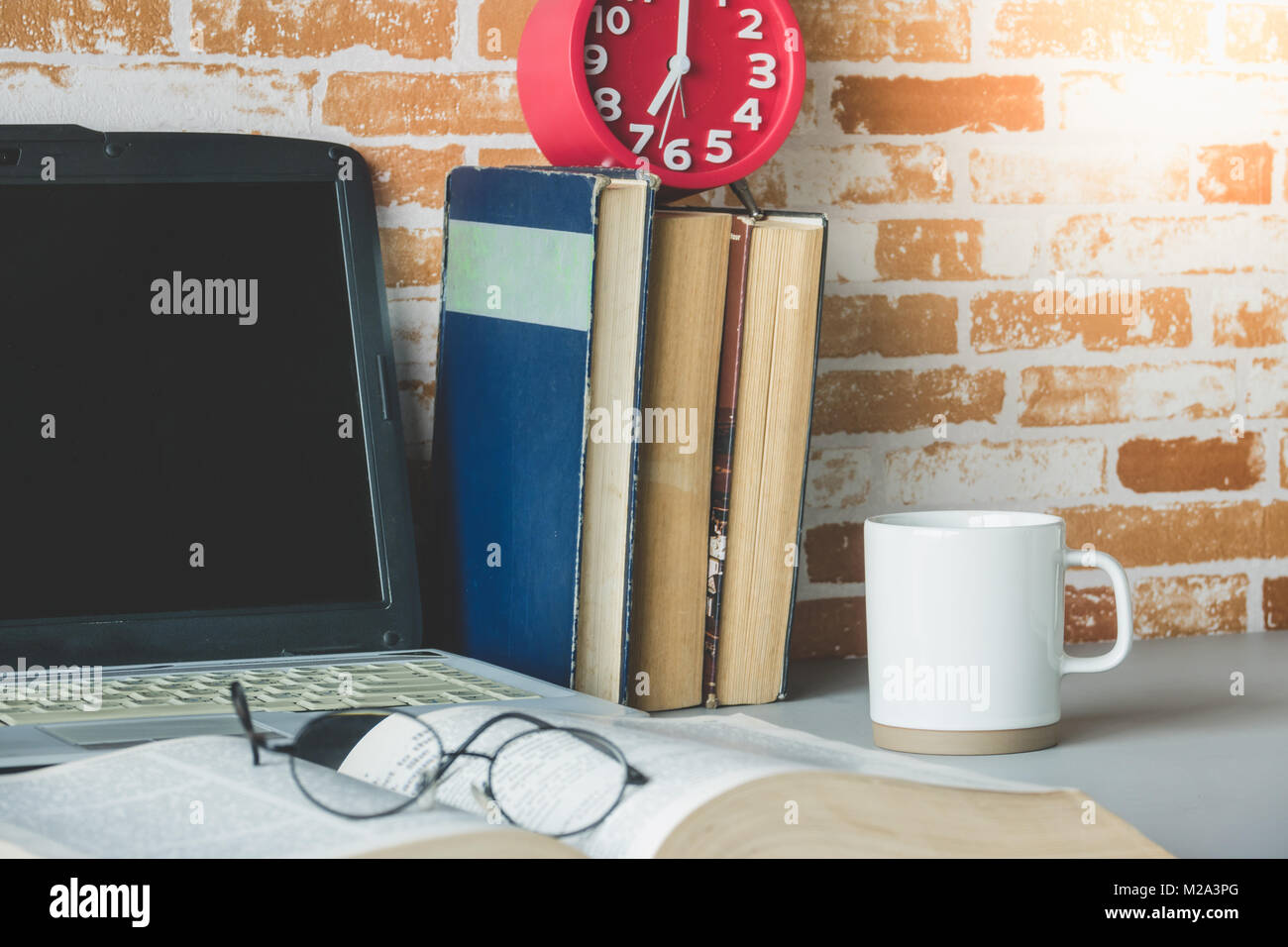 Man phone silhouette home hi-res stock photography and images - Alamy