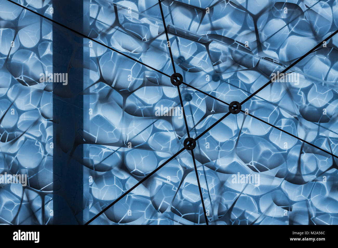 Form contrast hi-res stock photography and images - Alamy