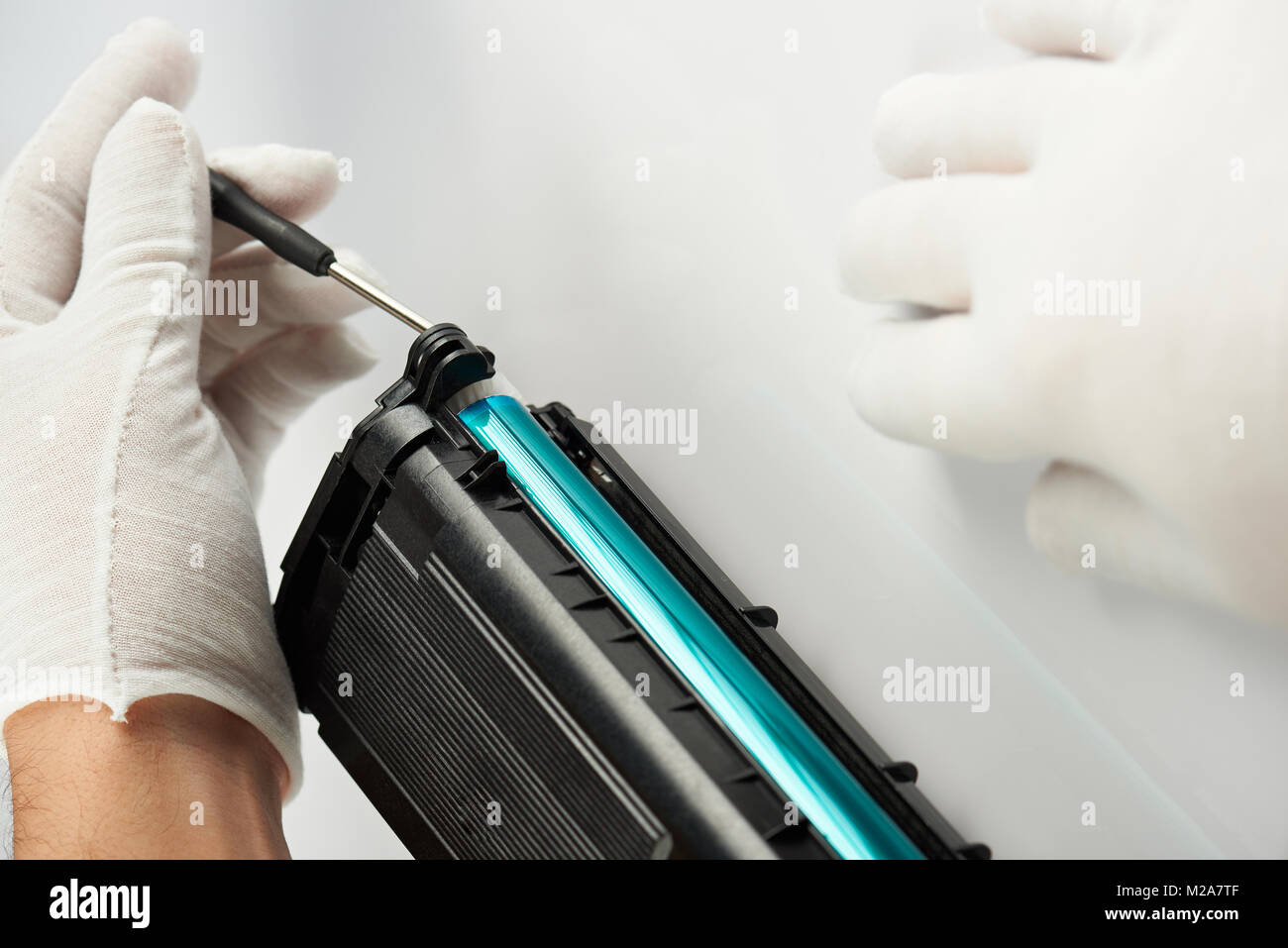 Computer repair man office hi-res stock photography and images - Alamy