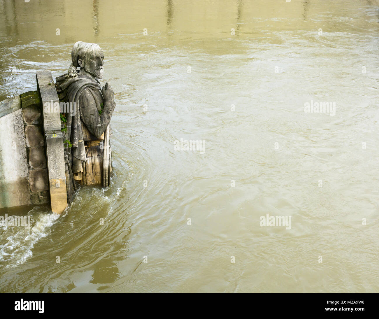 View from above of the statue "Le Zouave" during a winter flood episode ...