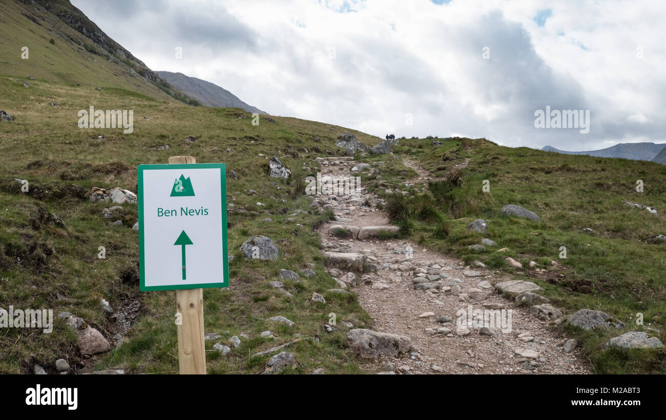 Ben nevis path summit hi-res stock photography and images - Alamy