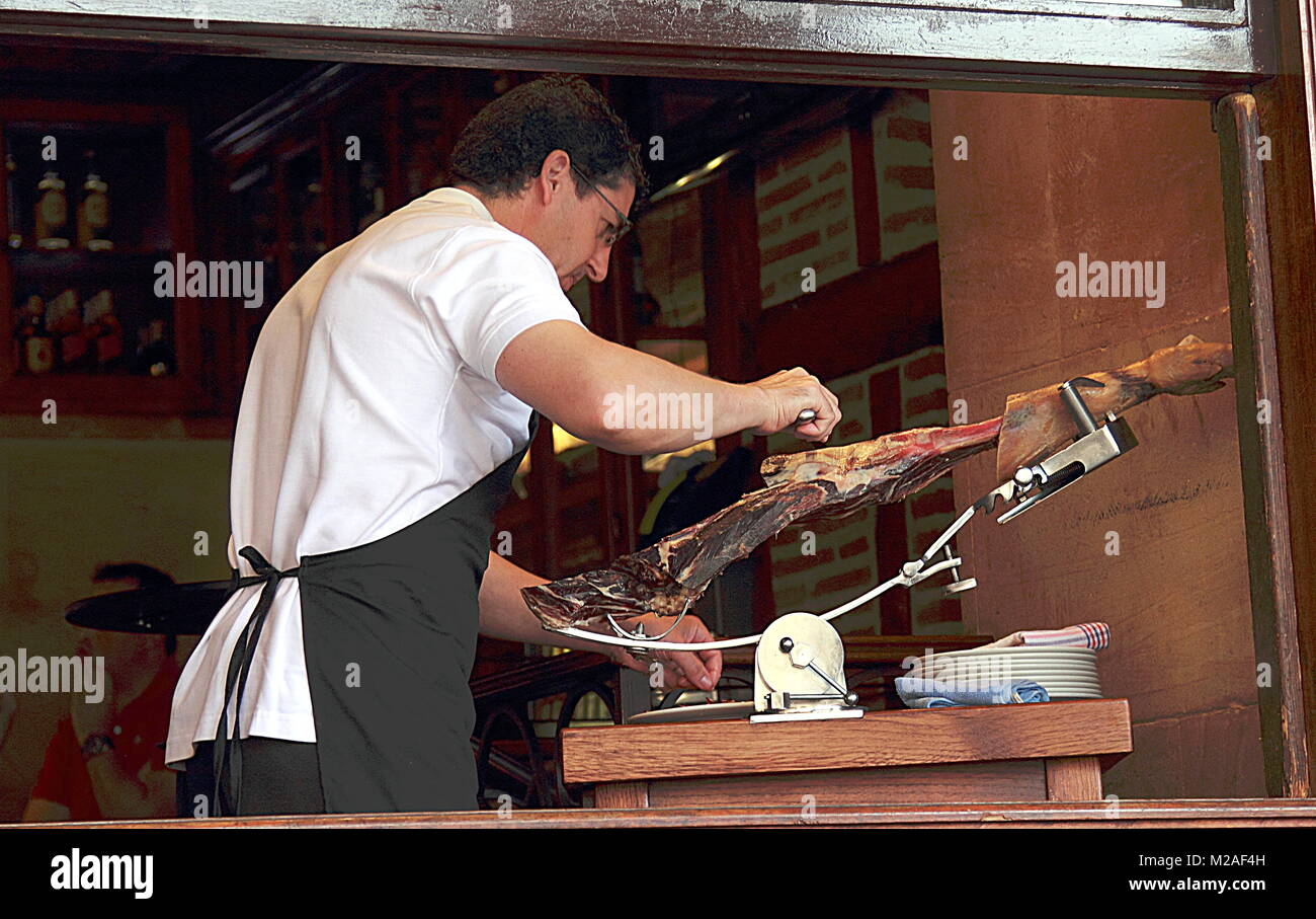 Jamon iberico man hi-res stock photography and images - Alamy