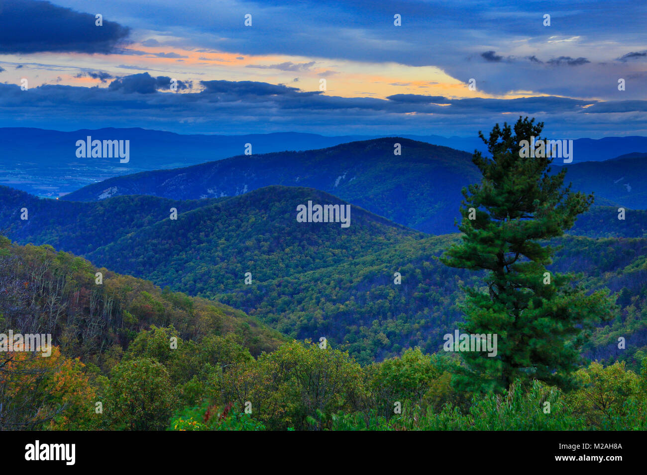 Sunrise, Brown Mountain, Overlook, Shenandoah National Park, Virginia ...