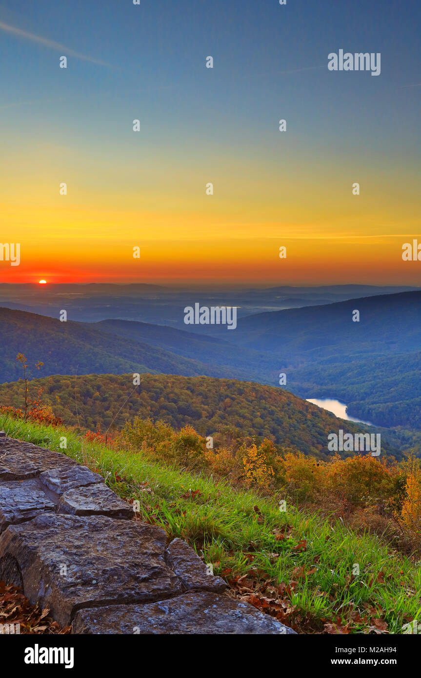 Sunrise, Moormans River Overlook, Shenandoah National Park, Virginia ...