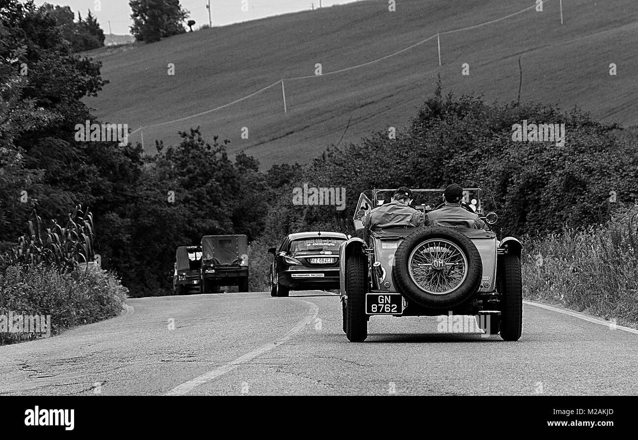 PESARO, ITALY - MAY 15 :Landscape retro O.M. 665 SS MM Superba 2200 old ...