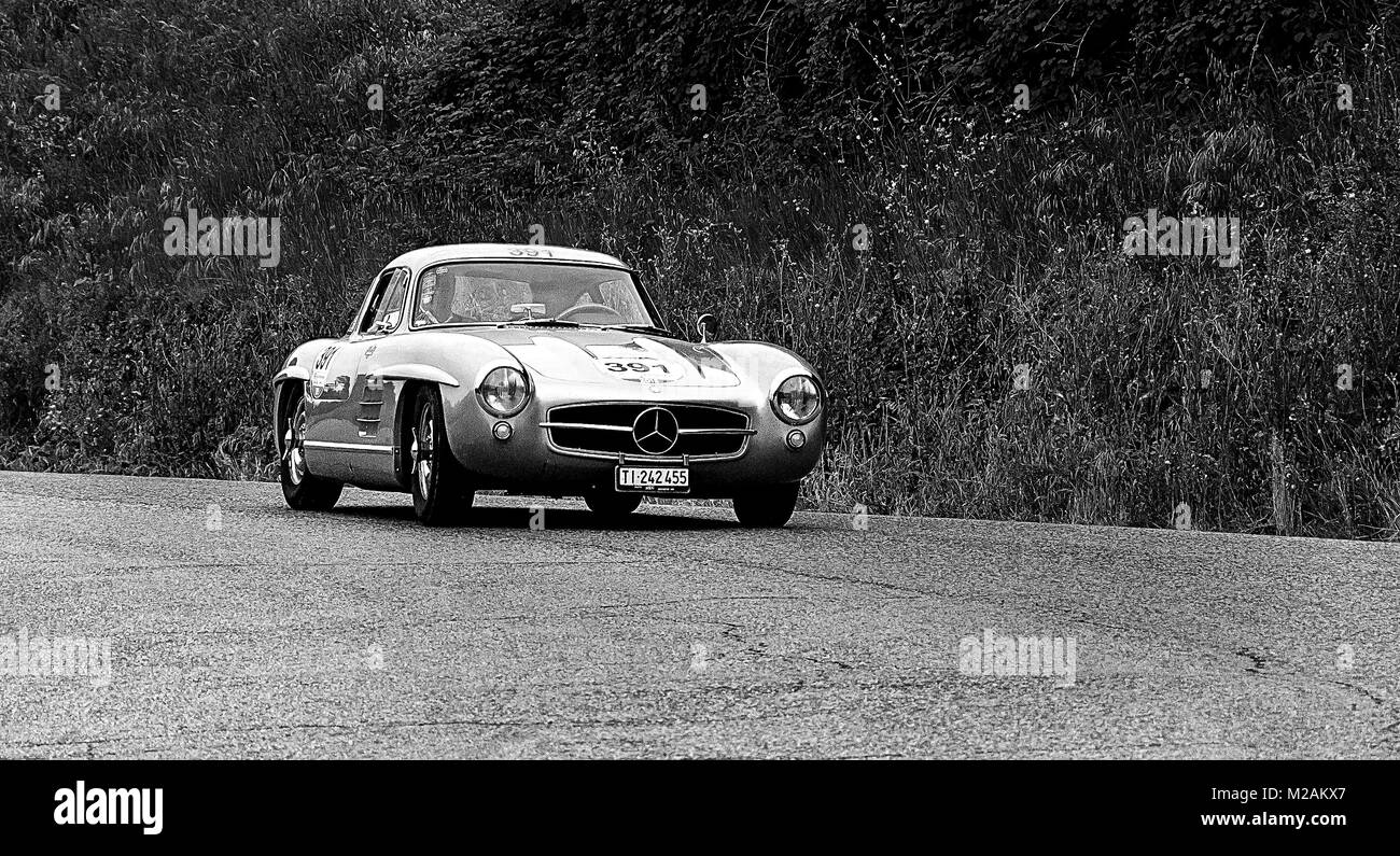 MERCEDES-BENZ 300 SL Coupe W 198 1955 old racing car in rally Mille ...