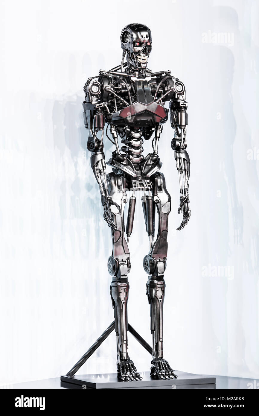 Terminator Standfigur auf dem Roten Teppich zur Europapremiere von ...