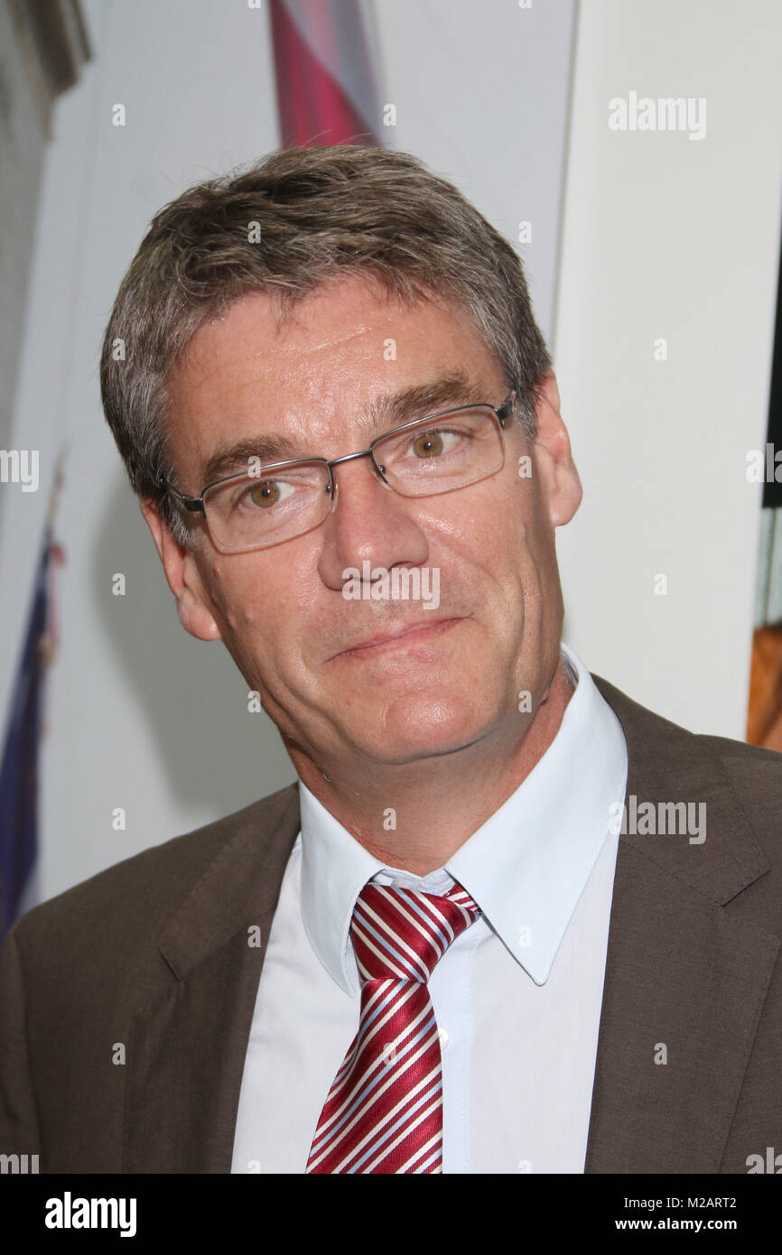 Krankenhaus atrium hi-res stock photography and images - Alamy