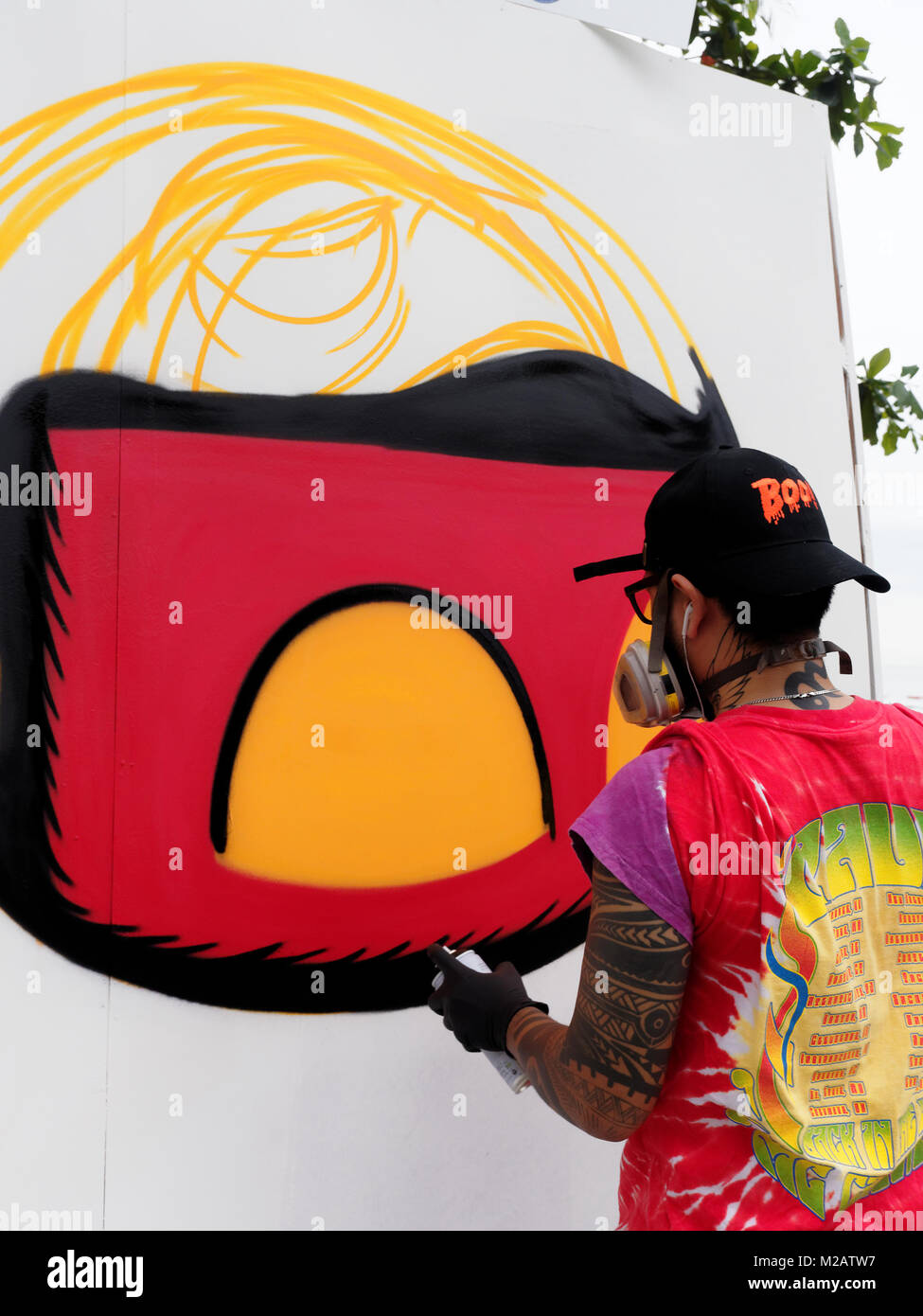 Doing graffiti hi-res stock photography and images - Alamy