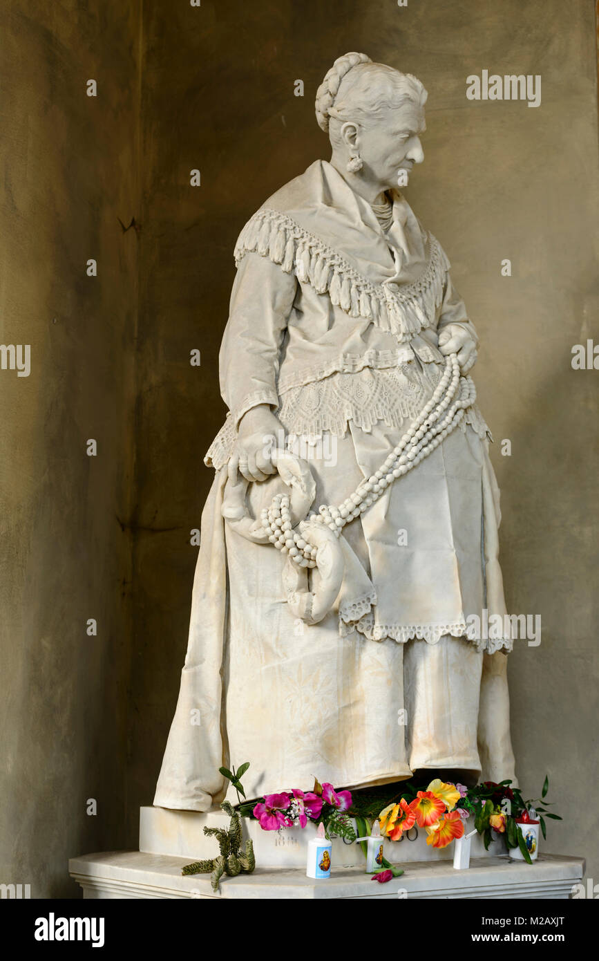Peanut woman staglieno cemetery hi-res stock photography and images - Alamy