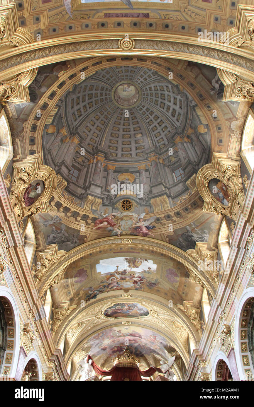 Inside a baroque church (Jesuitenkirche) in Vienna (Austria Stock Photo ...