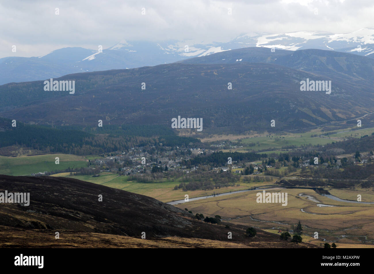 Braemar scotland village hi-res stock photography and images - Alamy