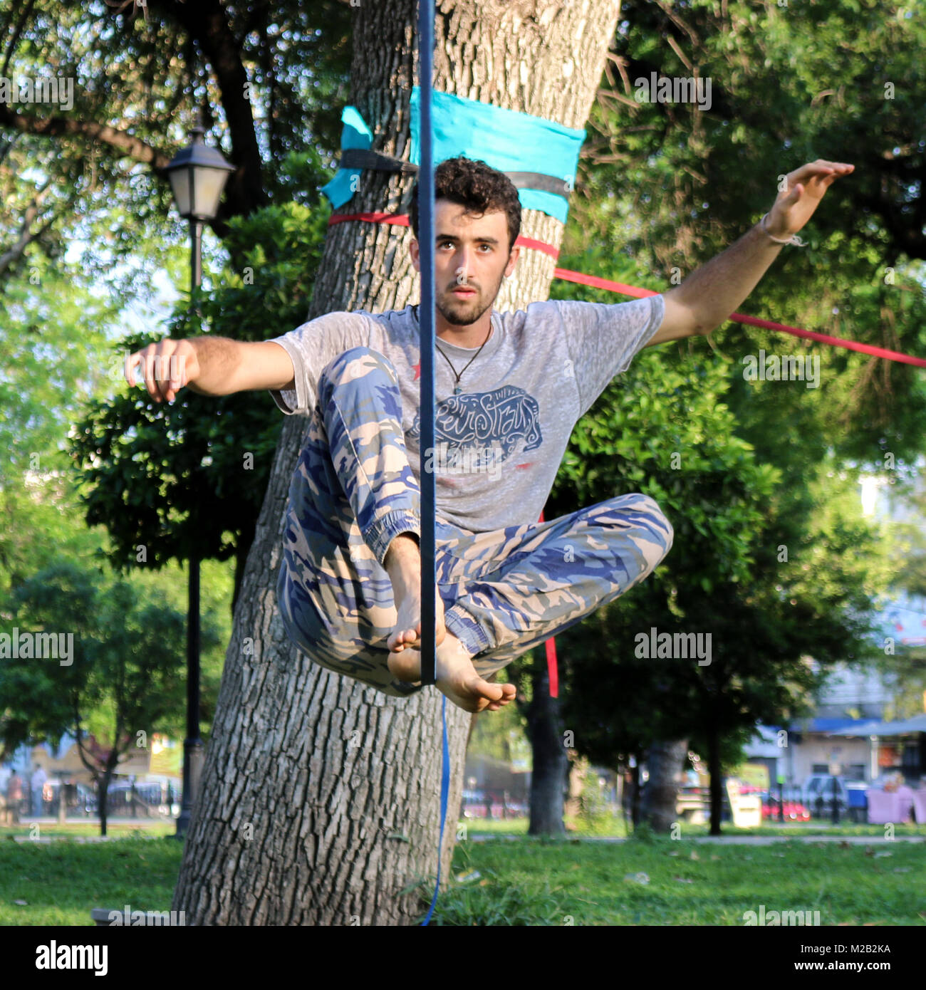 Slacklining hi-res stock photography and images - Alamy