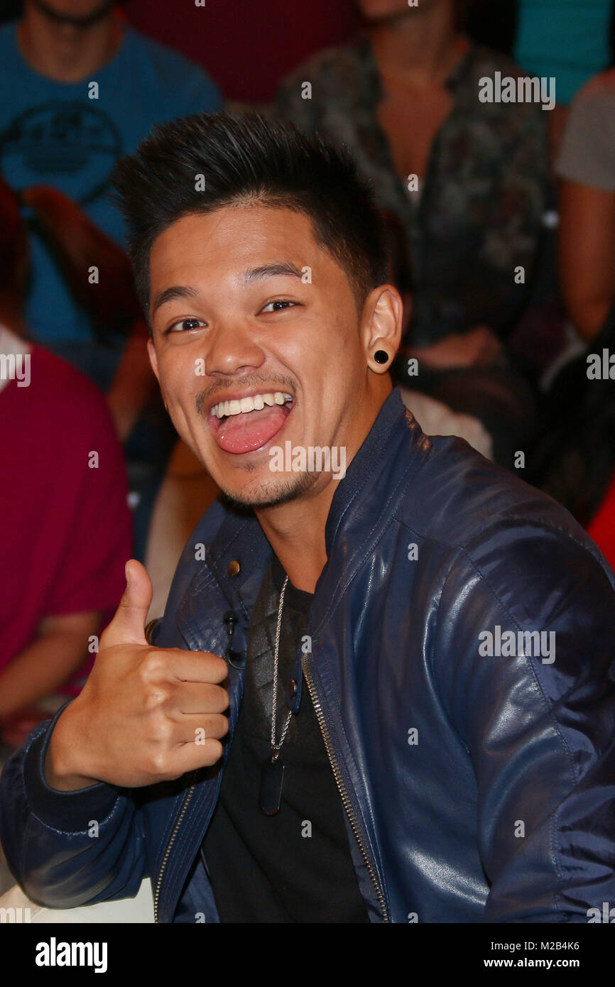 Trong Hieu Nguyen (Saenger, Sieger von Vietnam Idol), Lanz ...