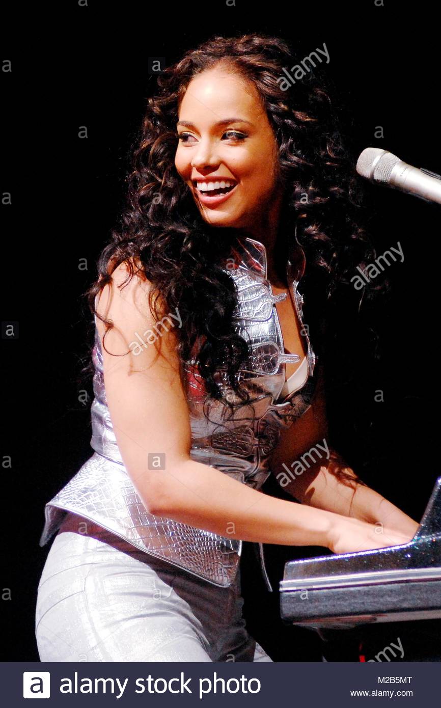 Alicia Keys Singer High Resolution Stock Photography and Images - Alamy