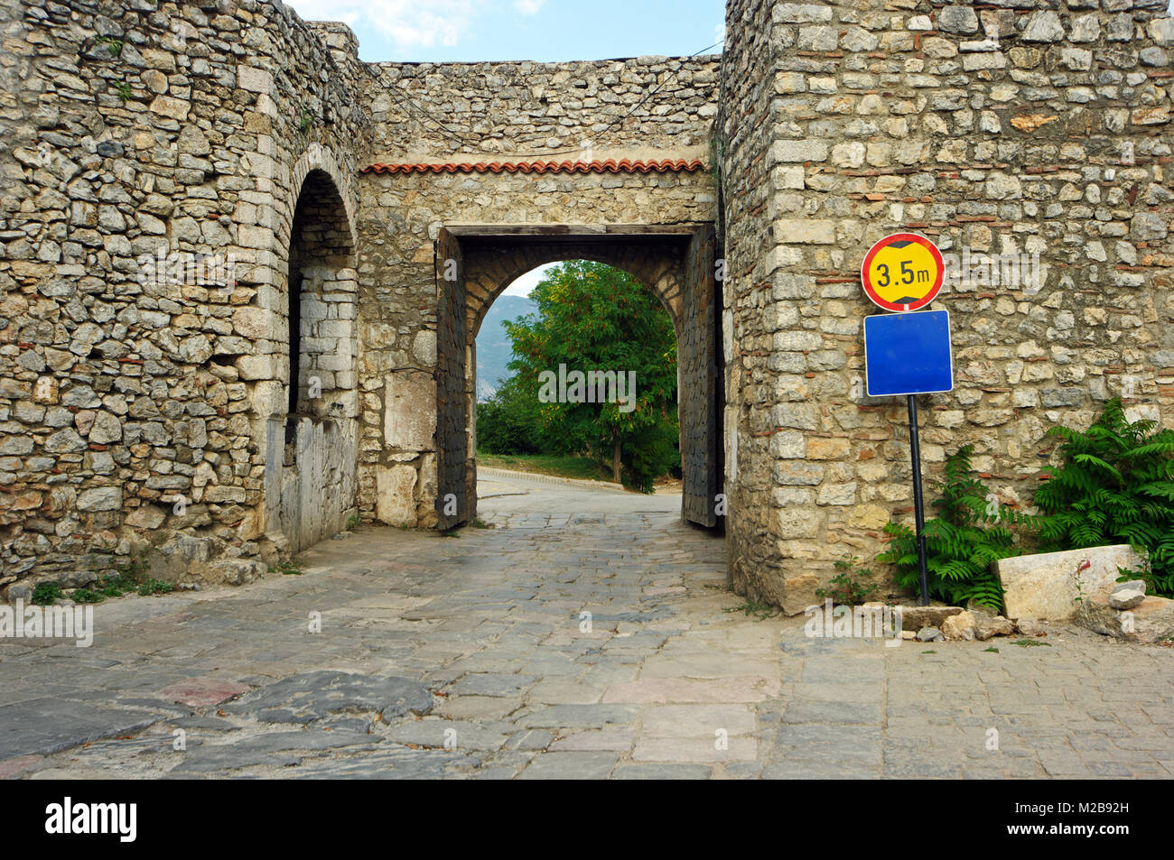Upper gate hi-res stock photography and images - Alamy