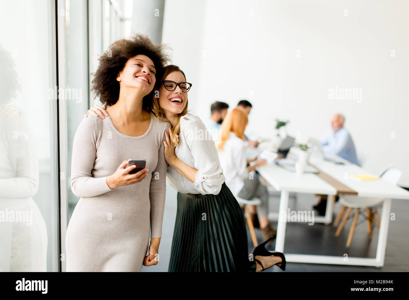 Woman with moble phone hi-res stock photography and images - Alamy