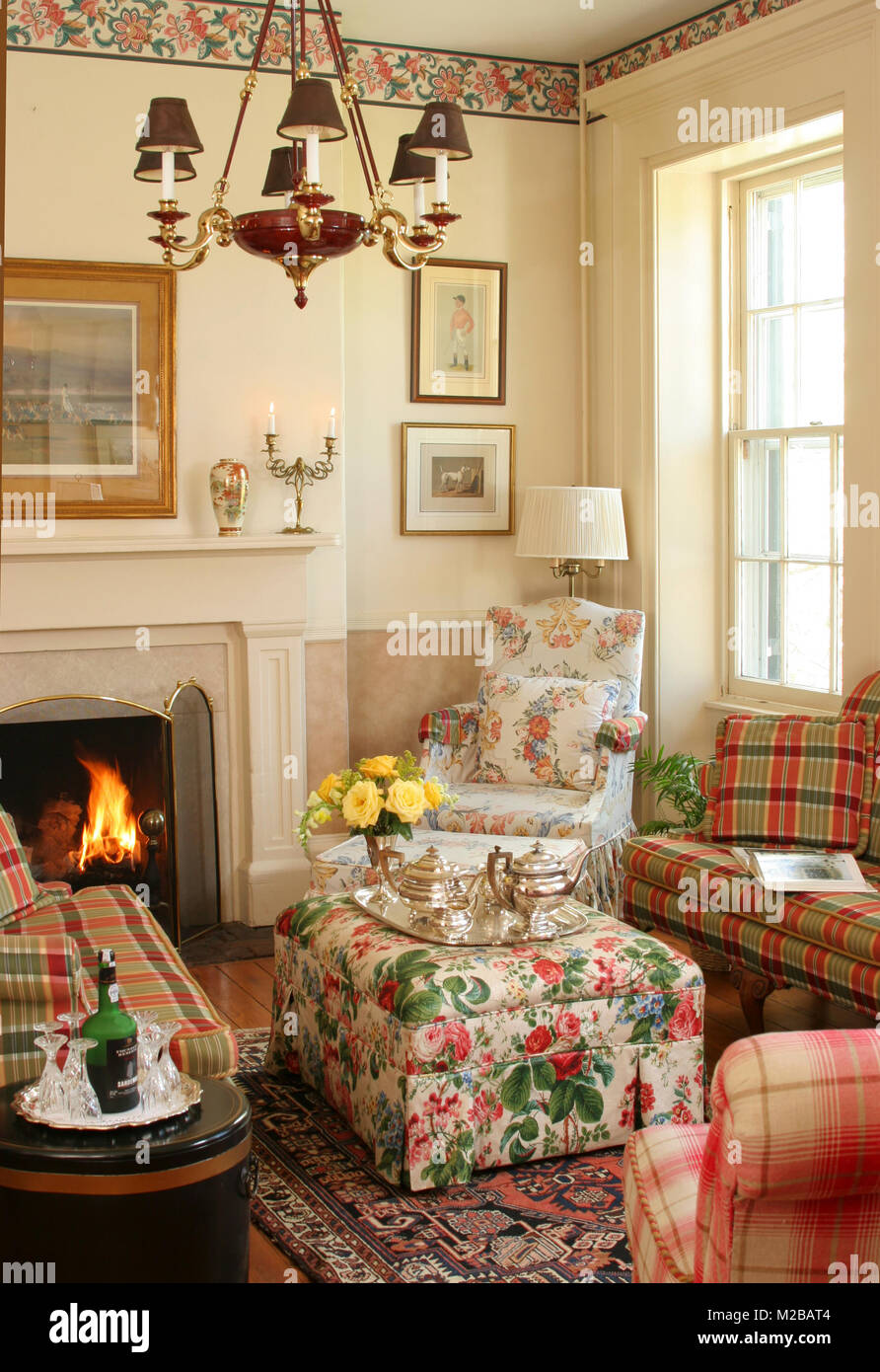 English style interior hi-res stock photography and images - Alamy