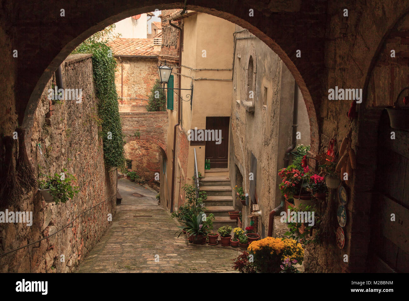 Back street in Cetona,Tuscany,Italy Stock Photo - Alamy