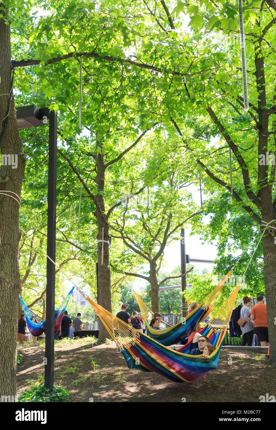 Pop up parks hi-res stock photography and images - Alamy