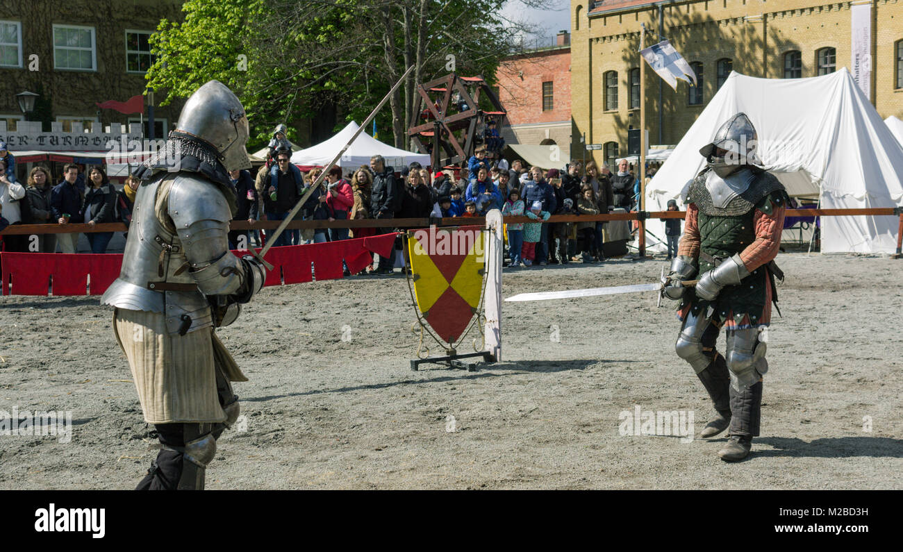 Medieval warriors on battlefield hi-res stock photography and images ...