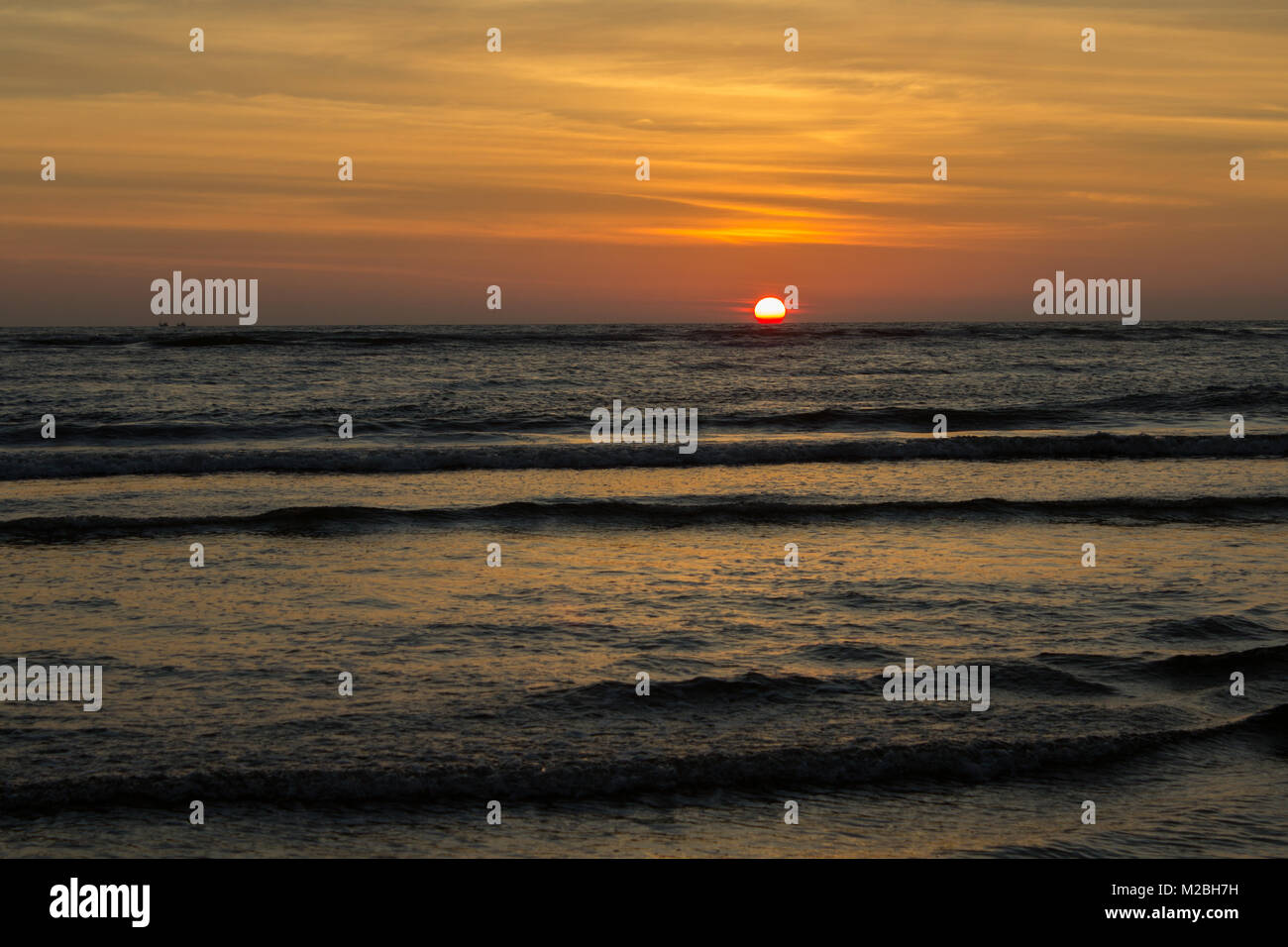 Indian ocean sunset hi-res stock photography and images - Alamy