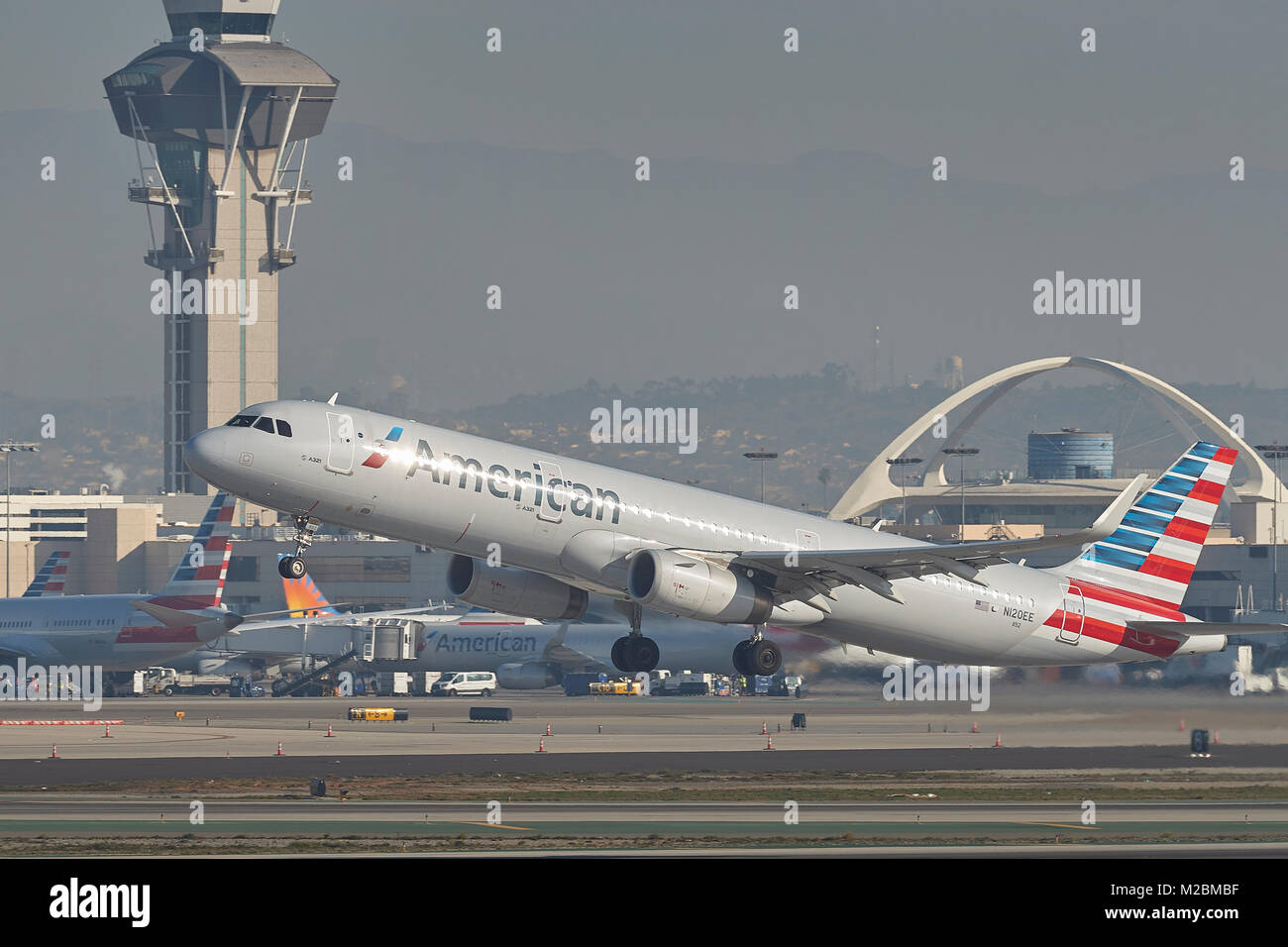 American airlines airbus a321 hi-res stock photography and images - Alamy
