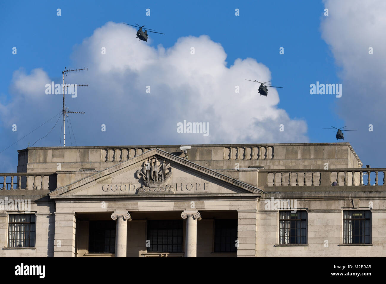 Helicopters flying africa hi-res stock photography and images - Alamy