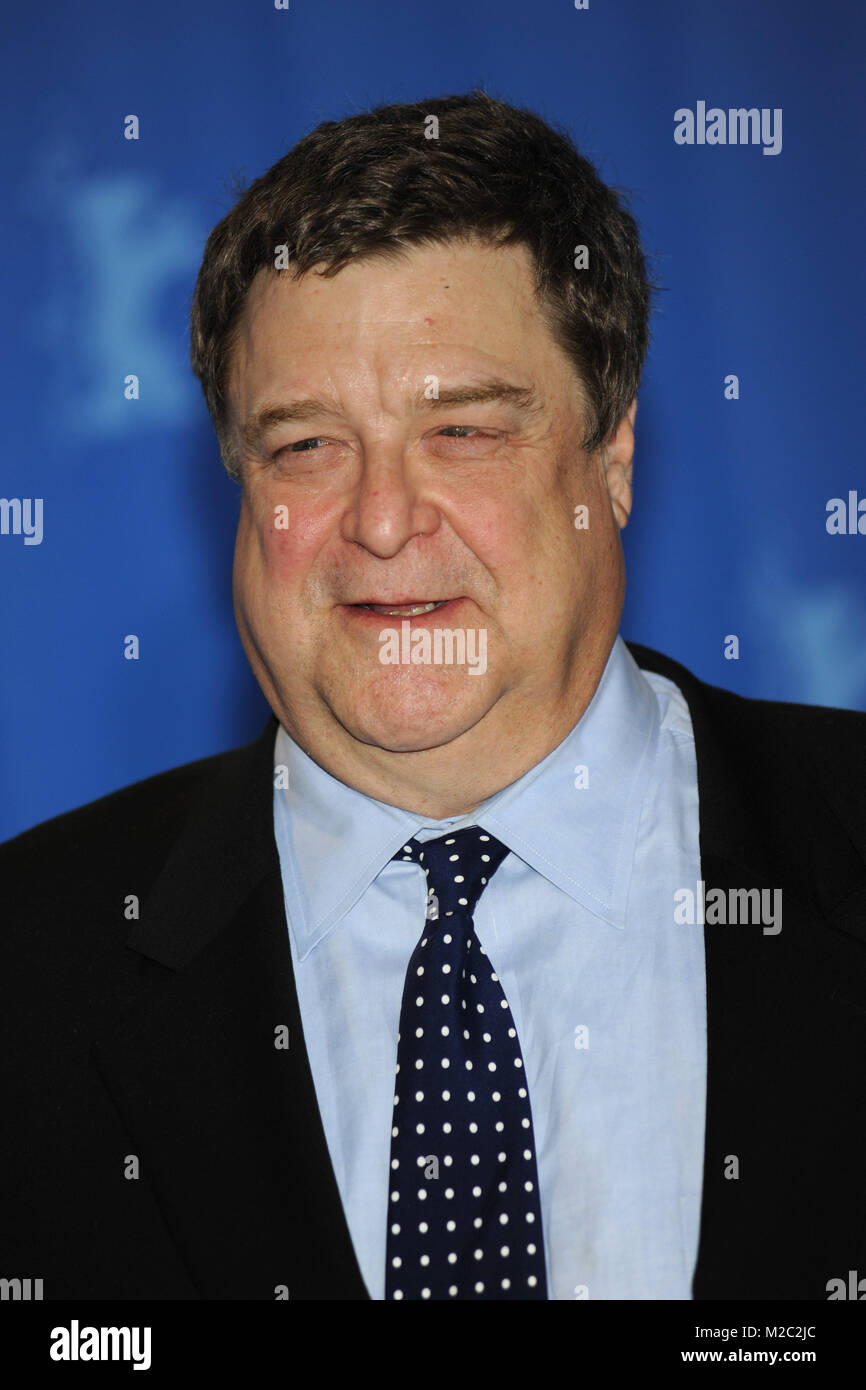 John goodman in hi-res stock photography and images - Alamy