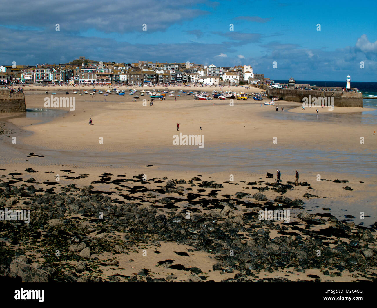 Cornwall harbour hi-res stock photography and images - Alamy