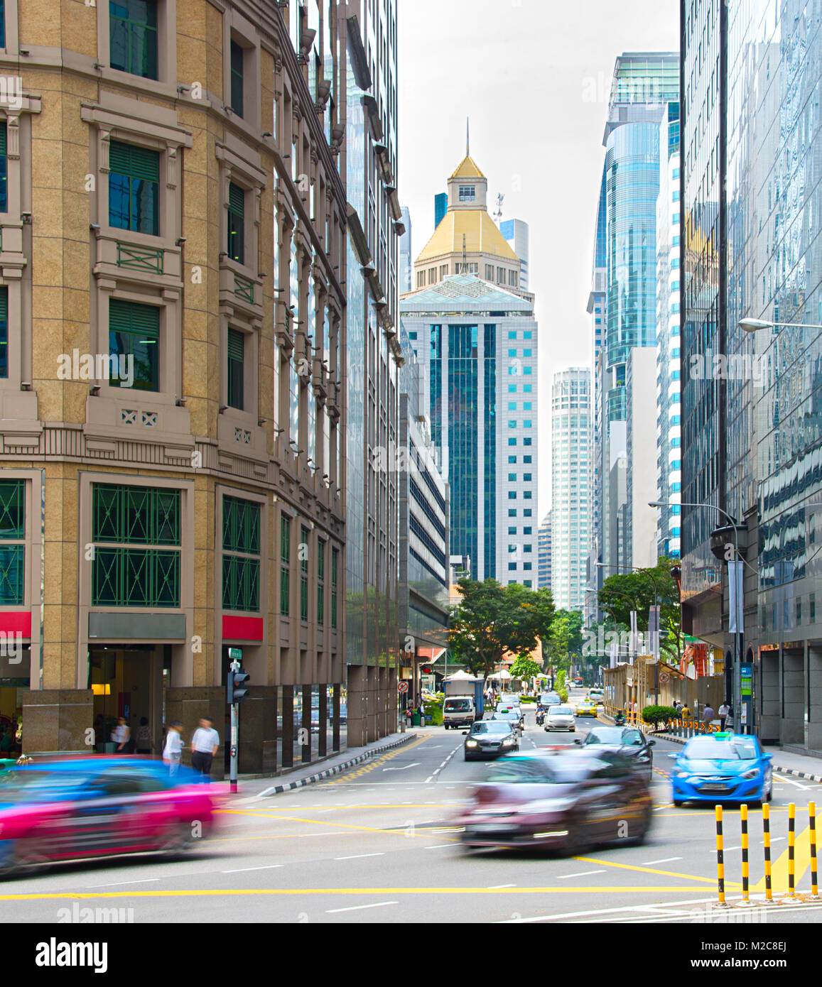 Busy downtown vertical hi-res stock photography and images - Alamy