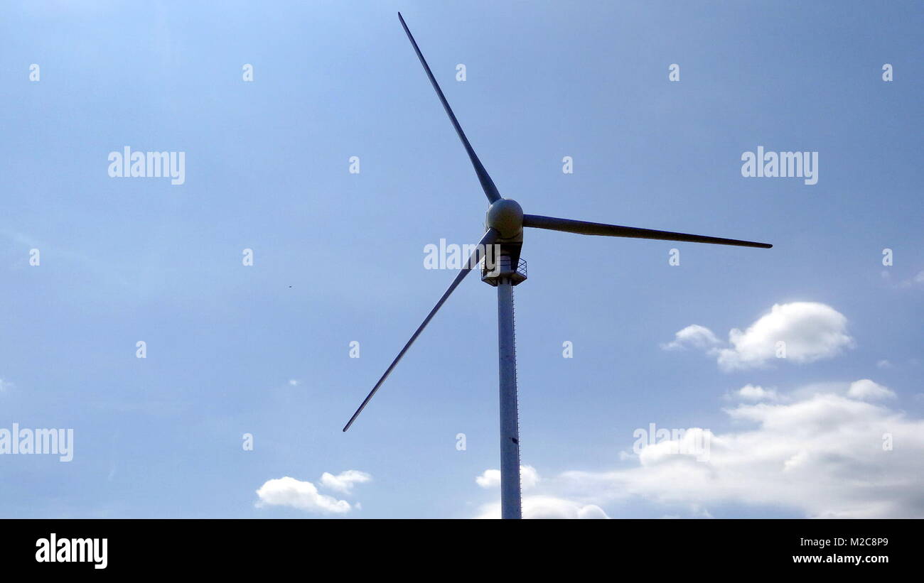 Windrad Sonne High Resolution Stock Photography and Images - Alamy