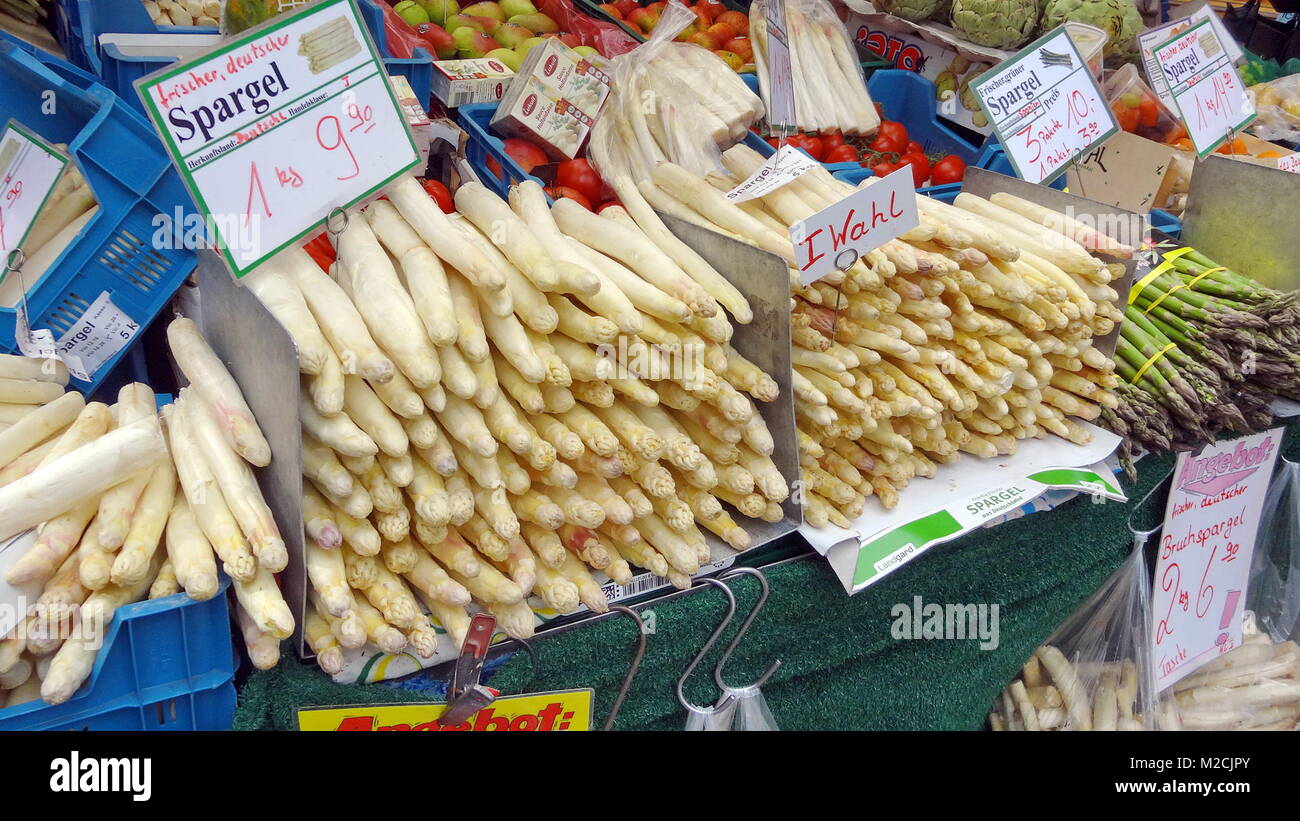 Spargelpflanze High Resolution Stock Photography and Images - Alamy