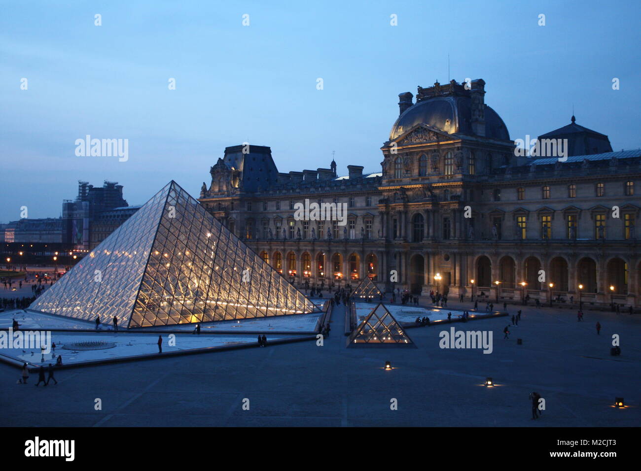 Louvre museum love hi-res stock photography and images - Alamy