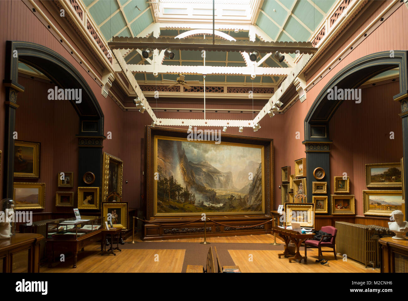 Curved moldings hi-res stock photography and images - Alamy