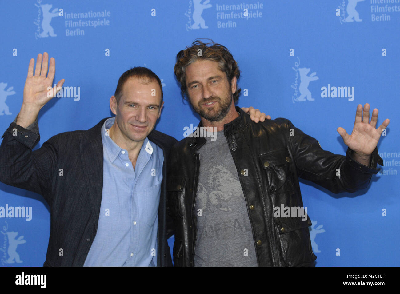 Gerard butler and ralph fiennes hi-res stock photography and images - Alamy