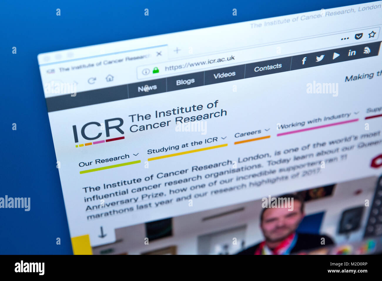 Cancer research uk logo hi-res stock photography and images - Alamy