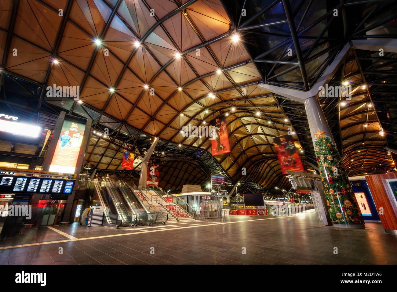 Melbourne train station hi-res stock photography and images - Alamy