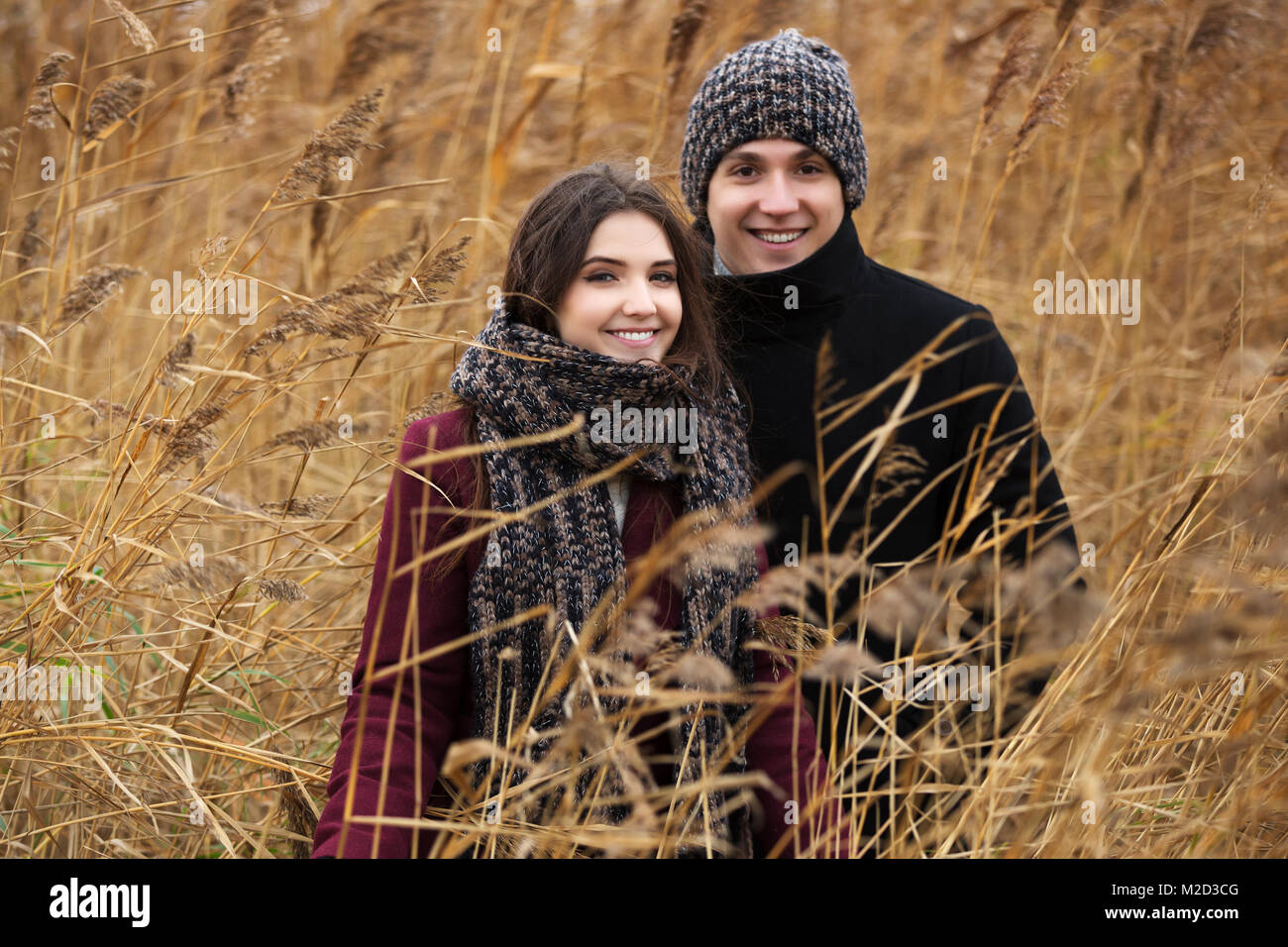 Countryside fashion couple hi-res stock photography and images - Alamy