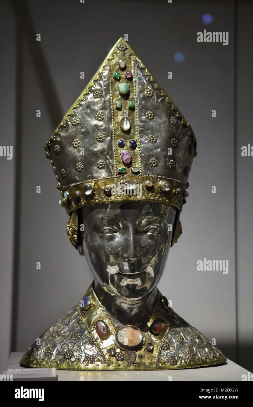 Saint jacob stone sculpture hi-res stock photography and images - Alamy