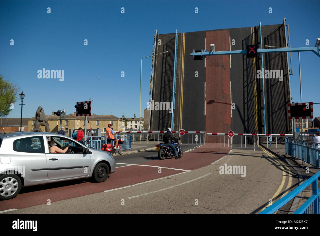 Harbour bascule bridge hi-res stock photography and images - Alamy