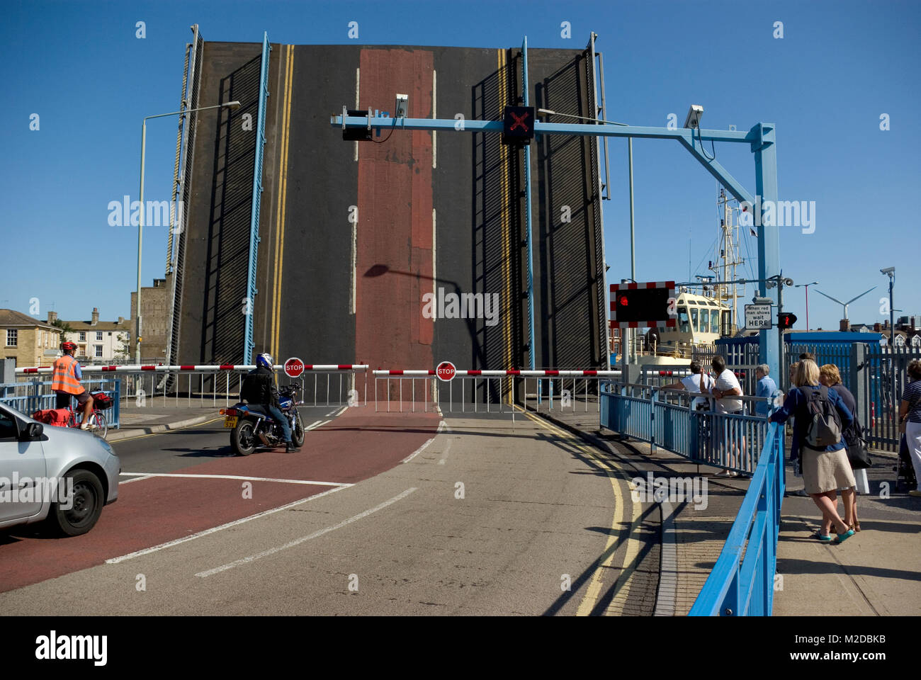 Harbour bascule bridge hi-res stock photography and images - Alamy