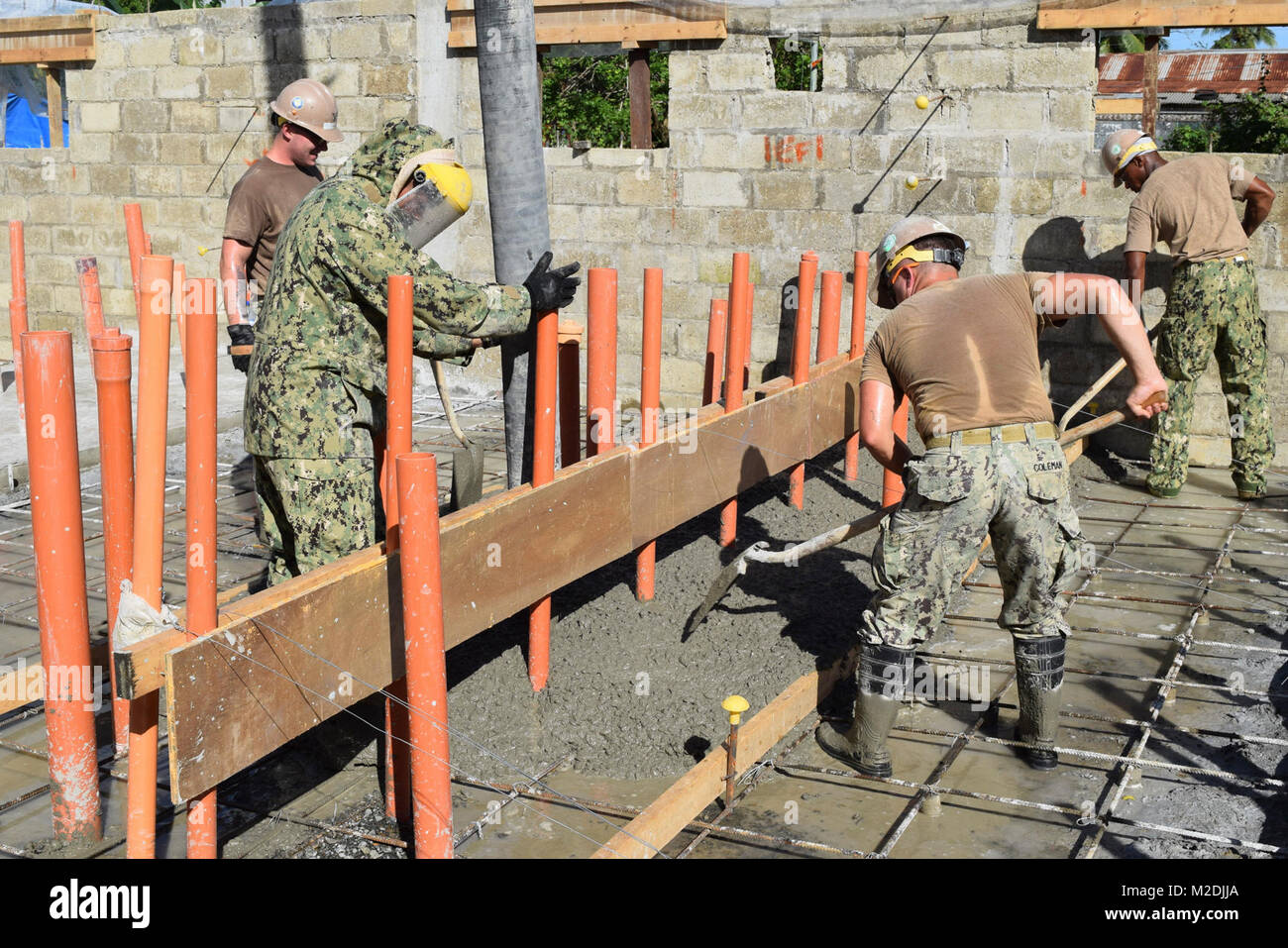 PALAWAN, Philippines (Dec. 27, 2017) Seabees assigned to Naval Mobile ...