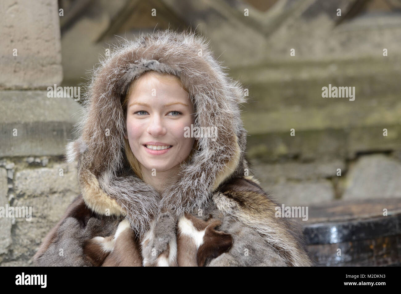 Henriette CONFURIUS (Prinzessin Lotte) bei den Dreharbeiten zu ...